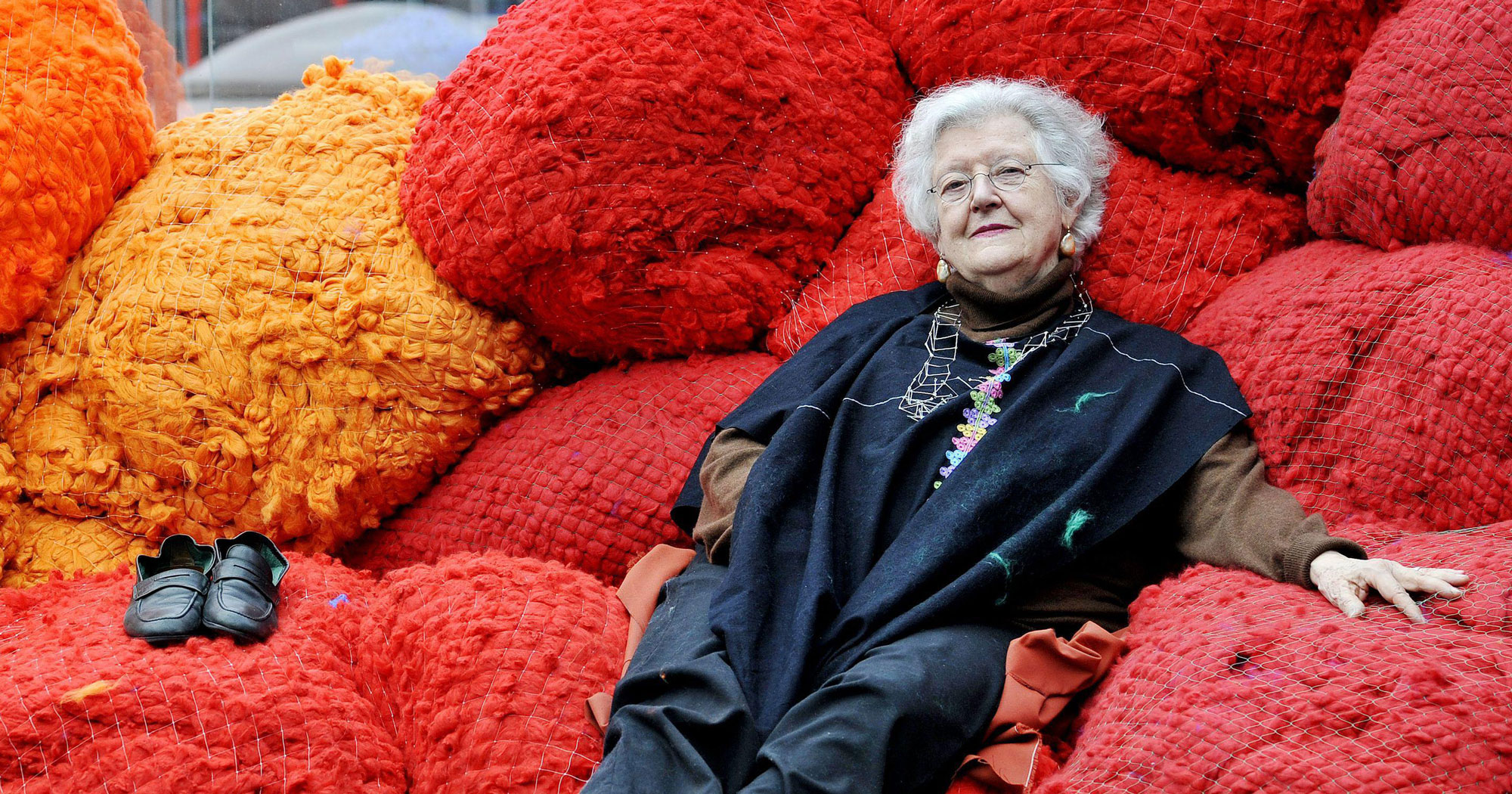 Artist Sheila Hicks Is Still Making Defiant, Beautiful Woven Art - Artsy