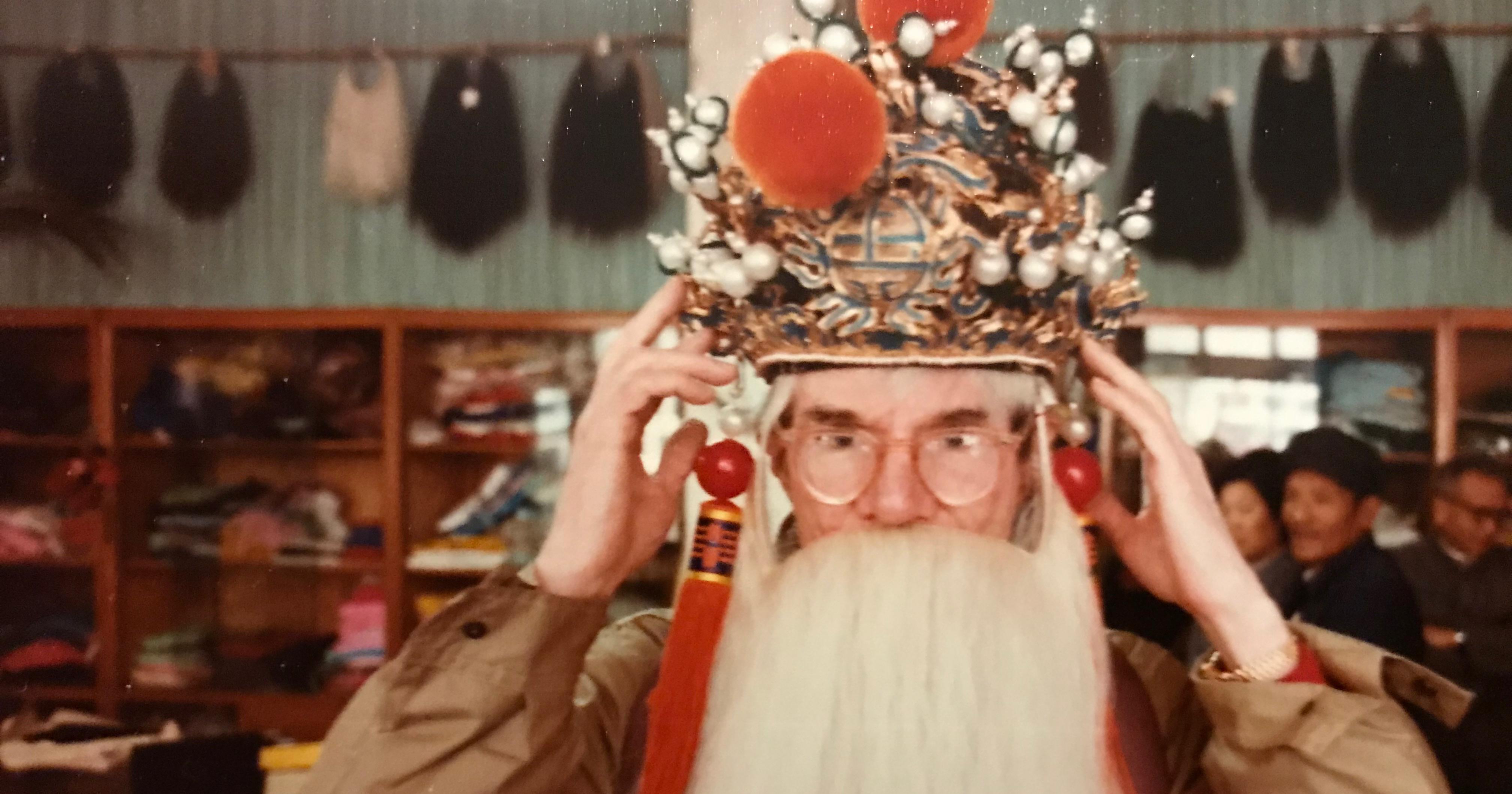Never-Before-Seen Photos of Warhol in China Show the Artist’s Playful ...